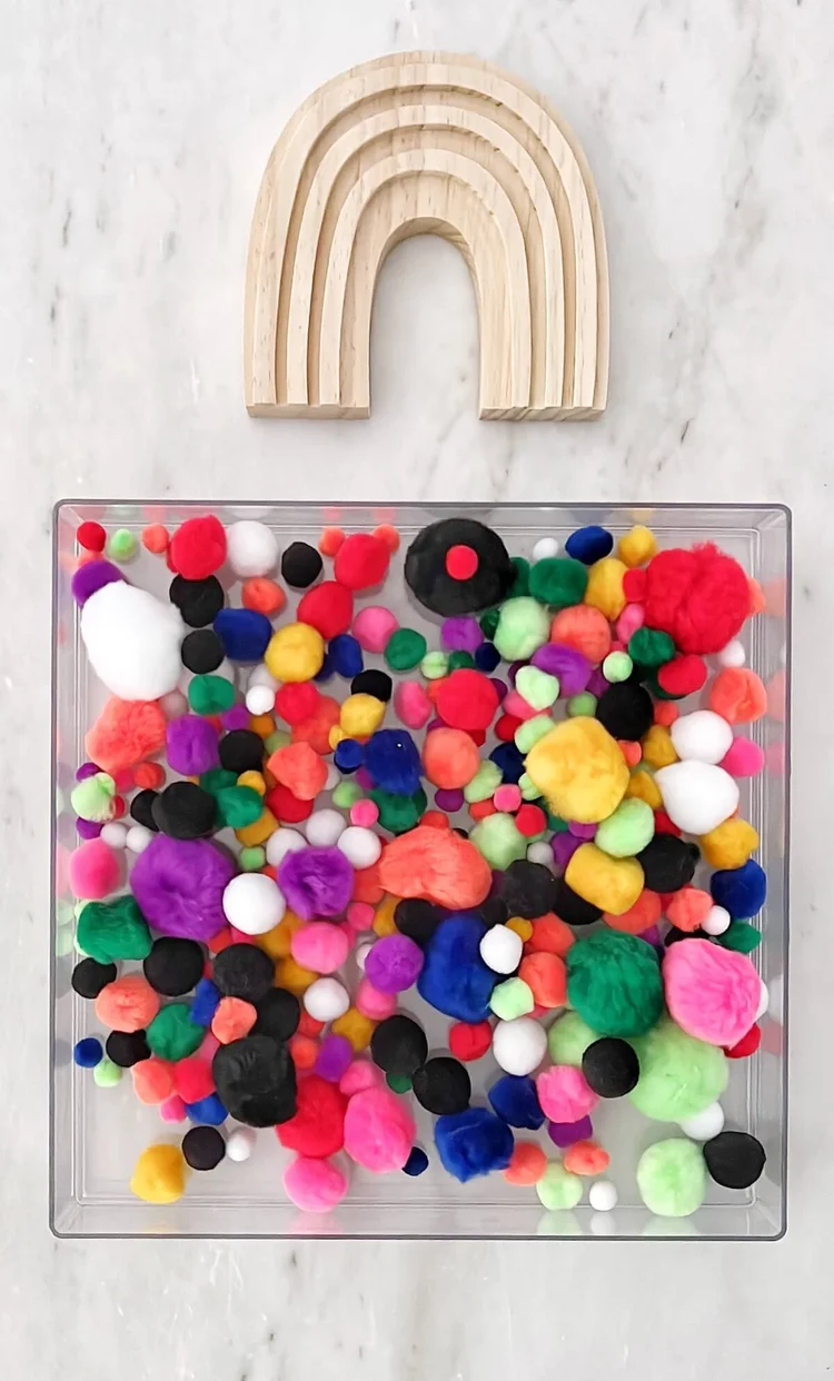Easy Pom-Pom Rainbow Sensory Bin – Fine Motor Work for Kids