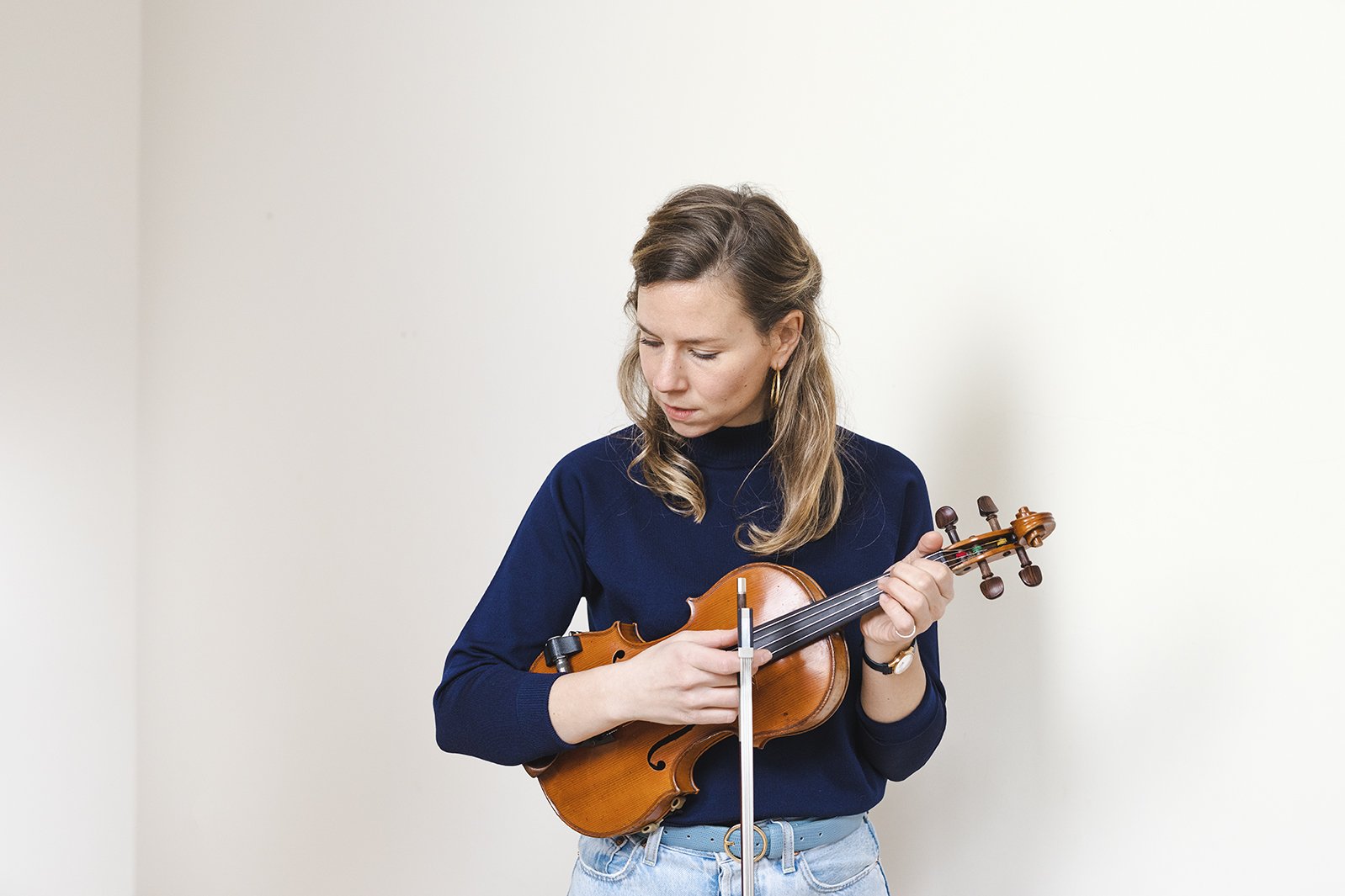 LISTEN — HANNAH READ