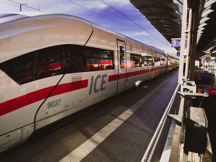 Lufthansa Rail & Fly: The Best Airport Transfer in Germany — The Black ...
