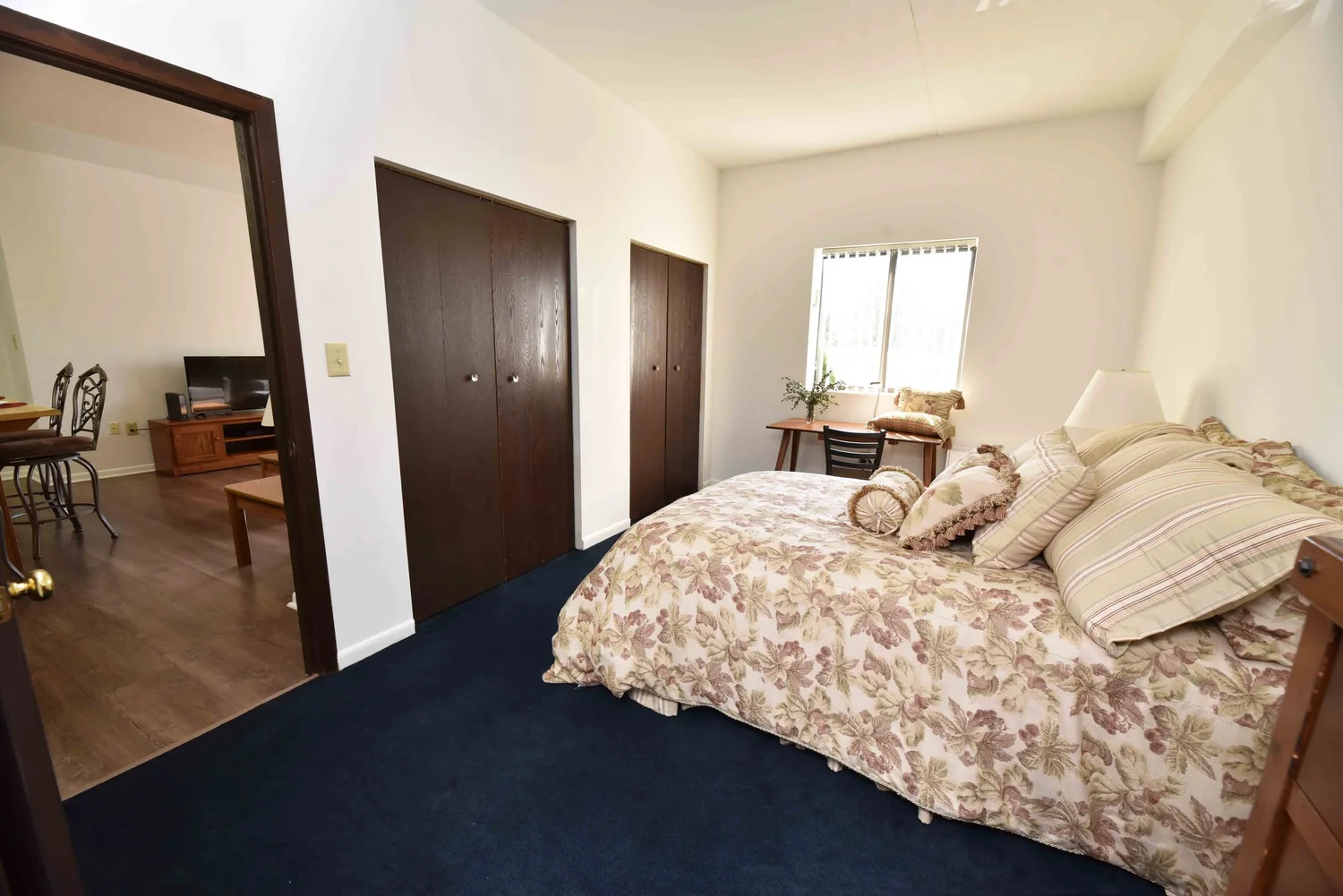 Private Bedroom-Penn Center Apartments