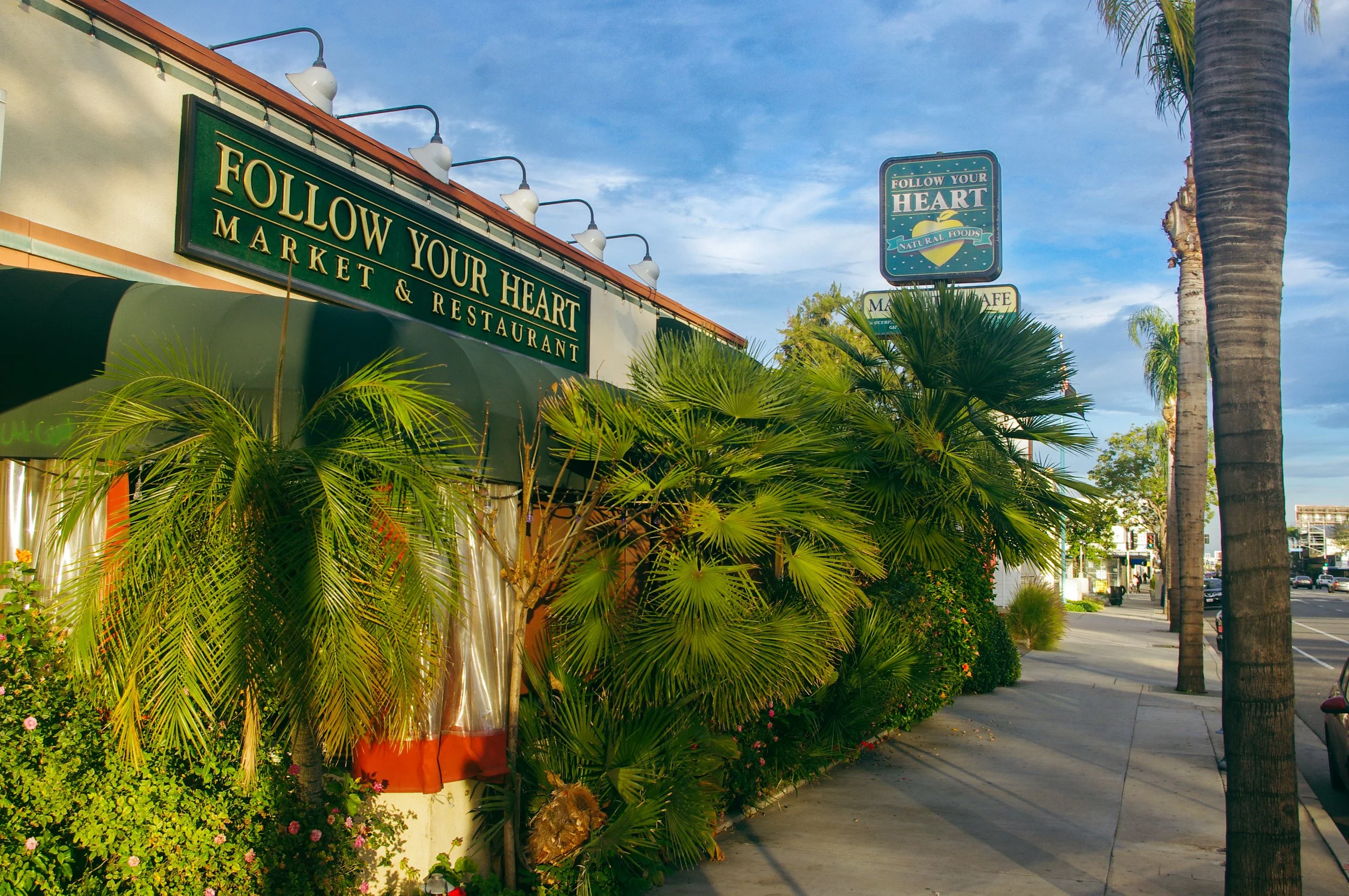 FOLLOW YOUR HEART MARKET & CAFÉ - Los Angeles