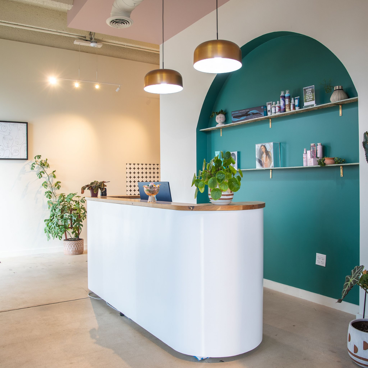 Hendrix Salon