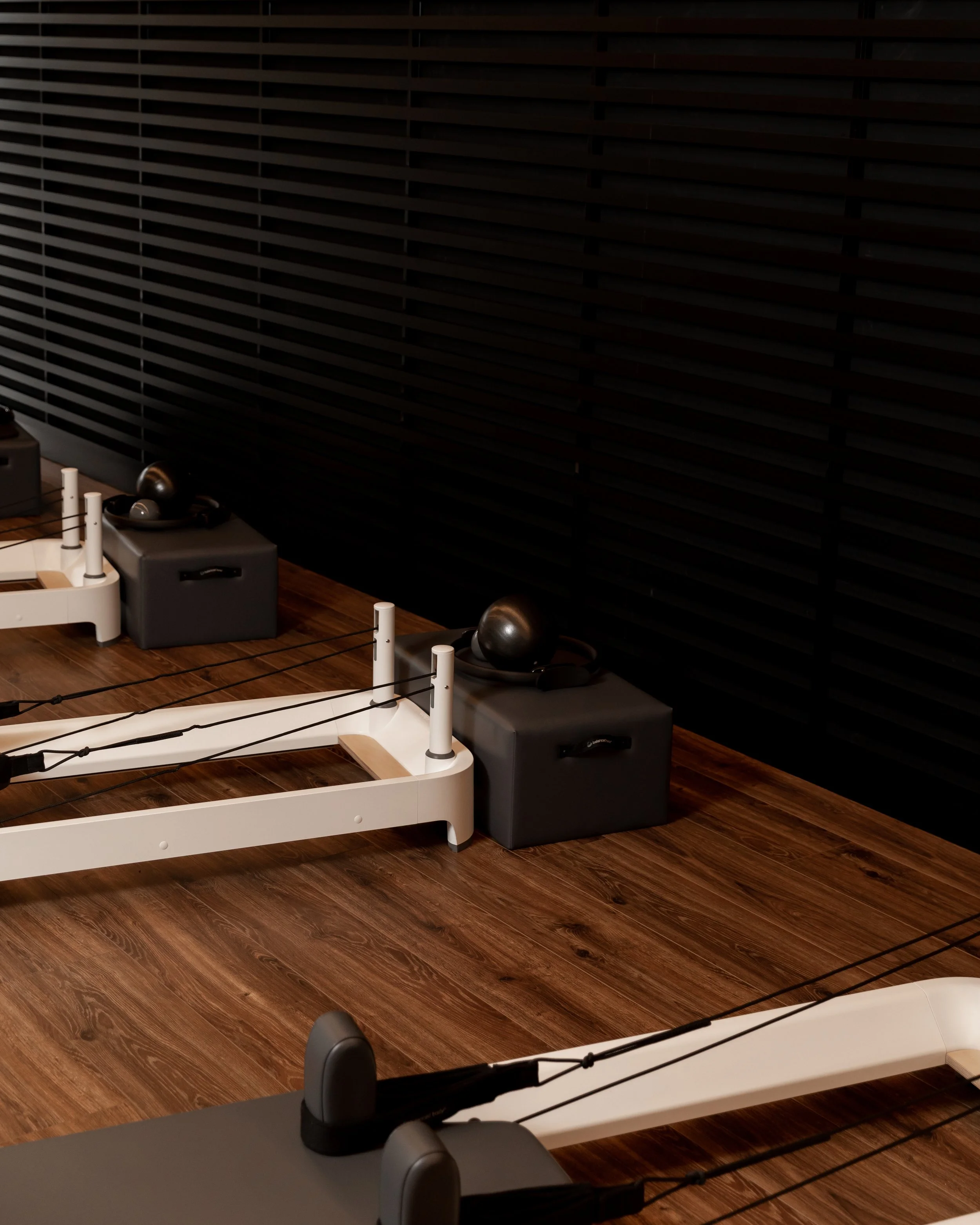 Contact. — Flow Lab.