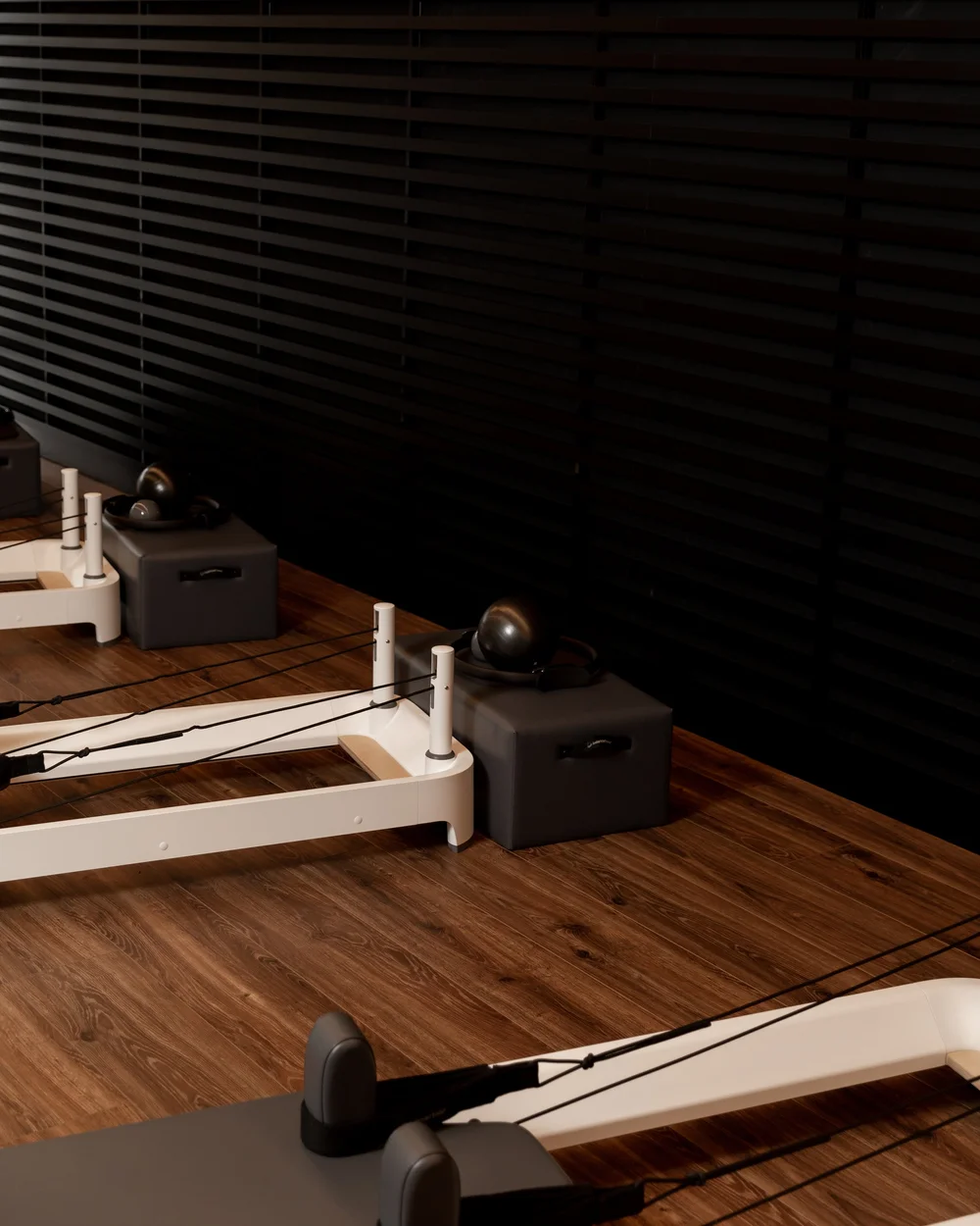 Contact. — Flow Lab.