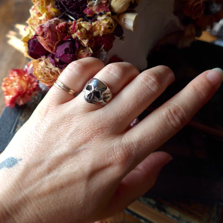 Memphis Rose Signet — The Sacred Order