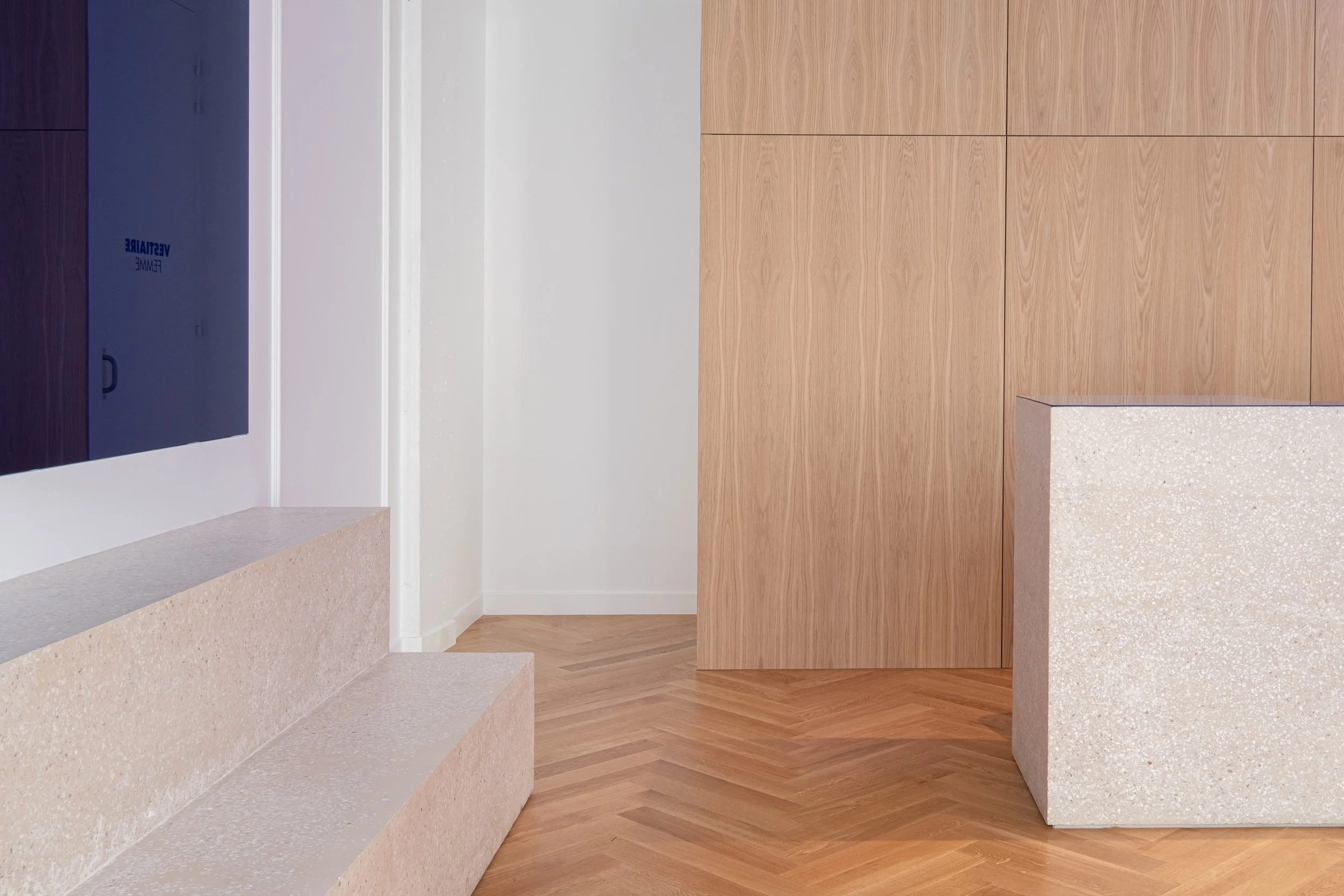 PUNCH NEUILLY — DAS STUDIO