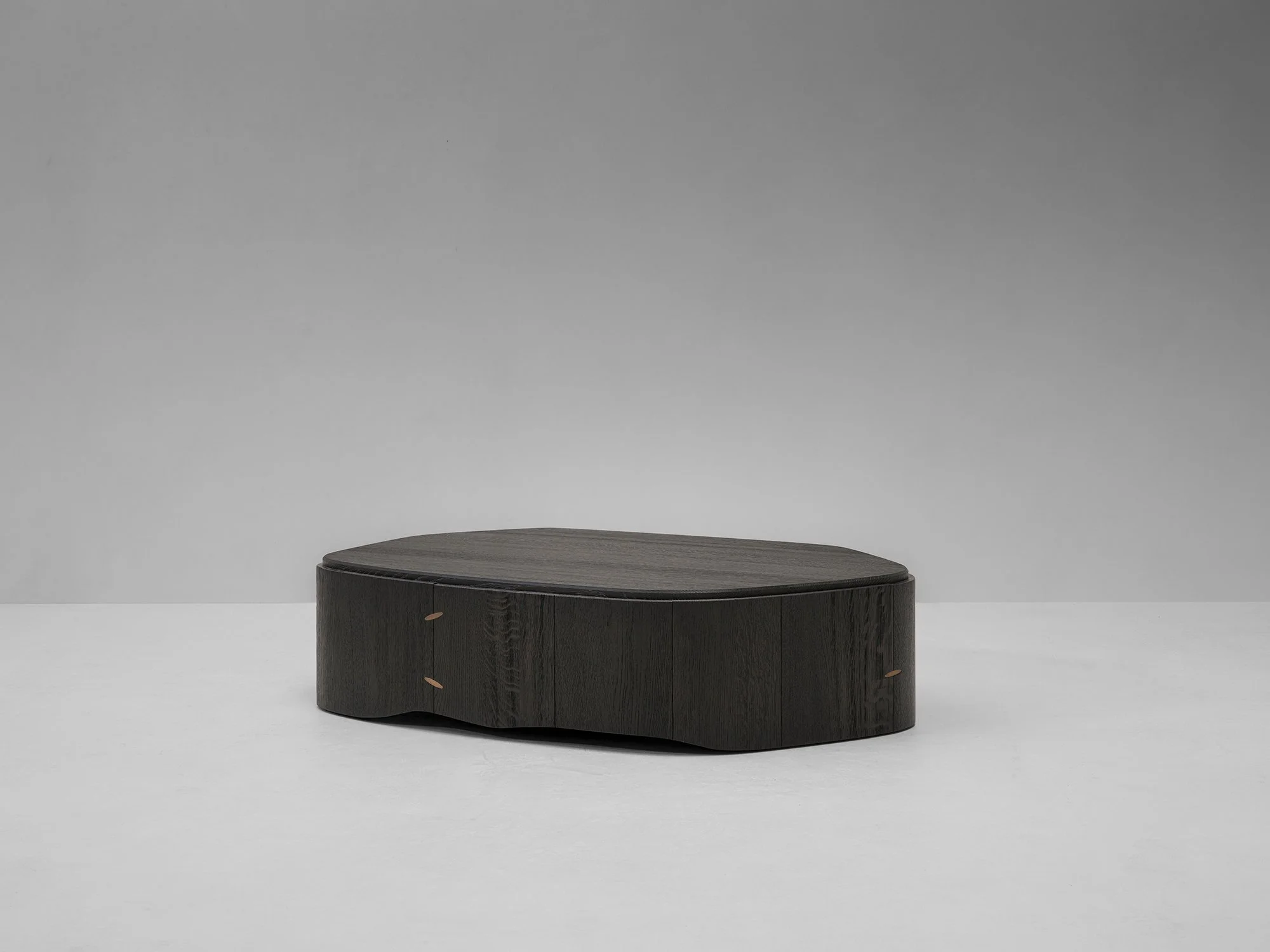 Moebel - European Furniture and Lighting