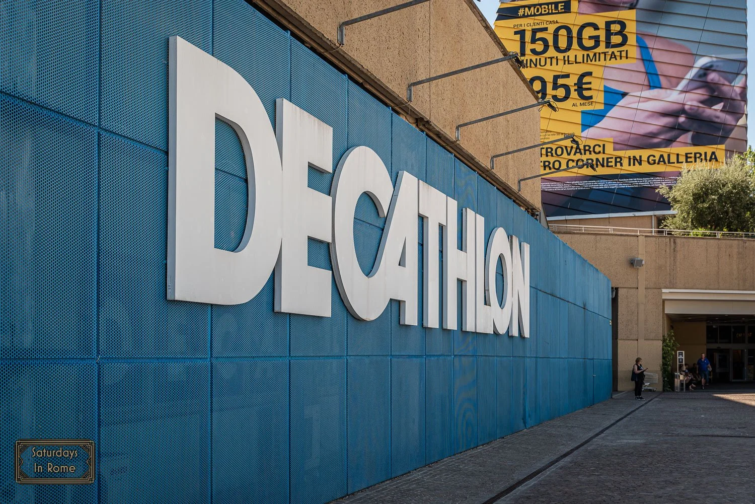 A Rome Shopping Mall Is A Great Experience For Tourists