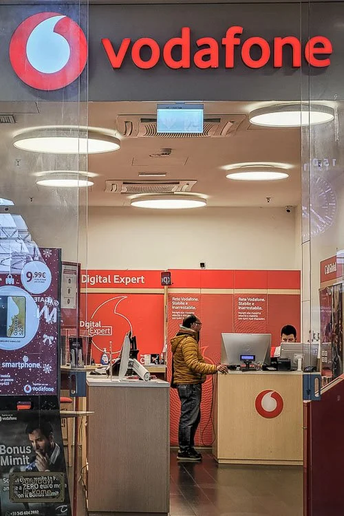 Rome's Train Station Has SIM Cards Waiting For You