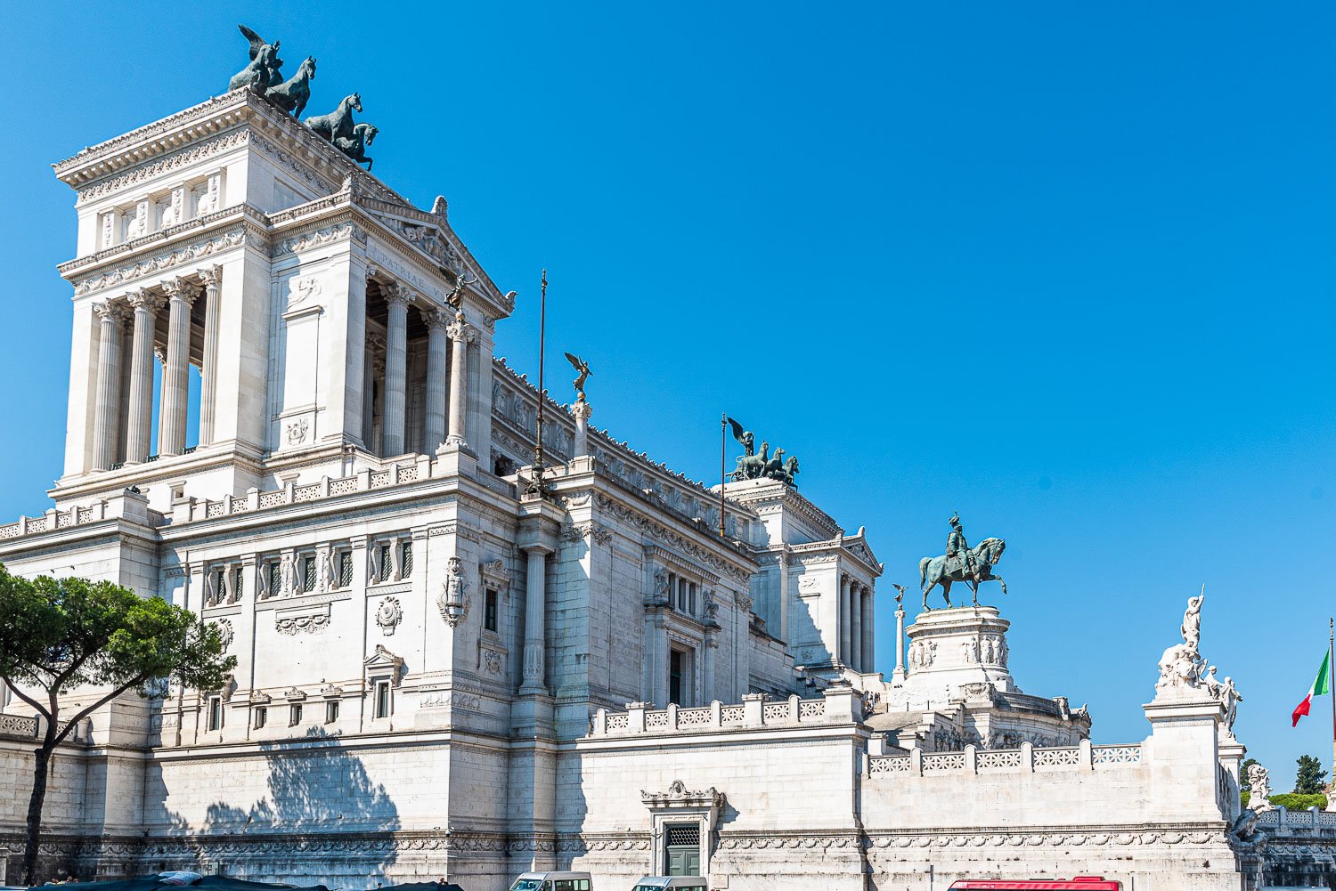 Learn The Secrets Of Piazza Venezia