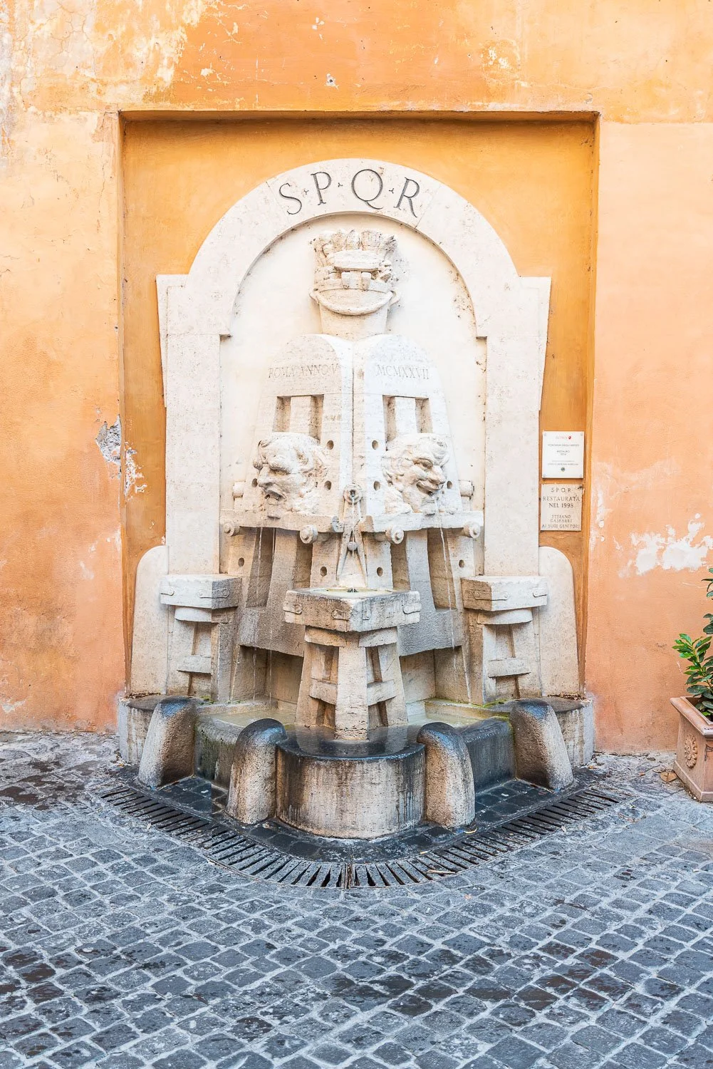 The Famous Fountains In Rome, Italy Shouldn't Be Missed