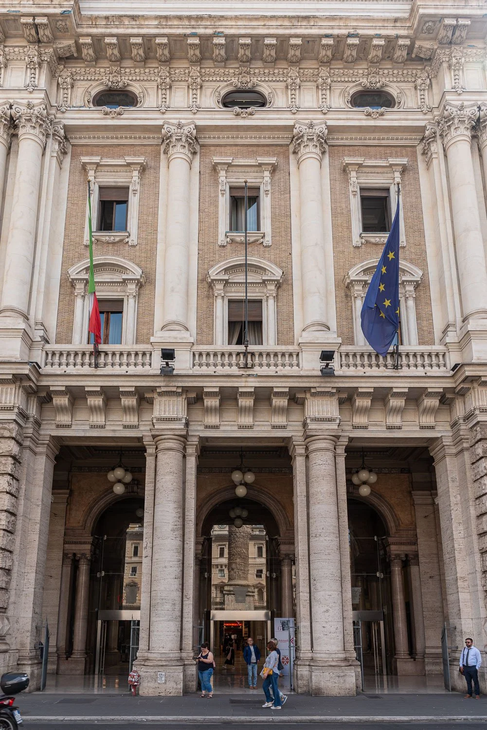 The Italian System of Government