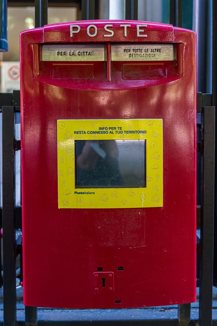 Understanding The National Postal Service In Italy