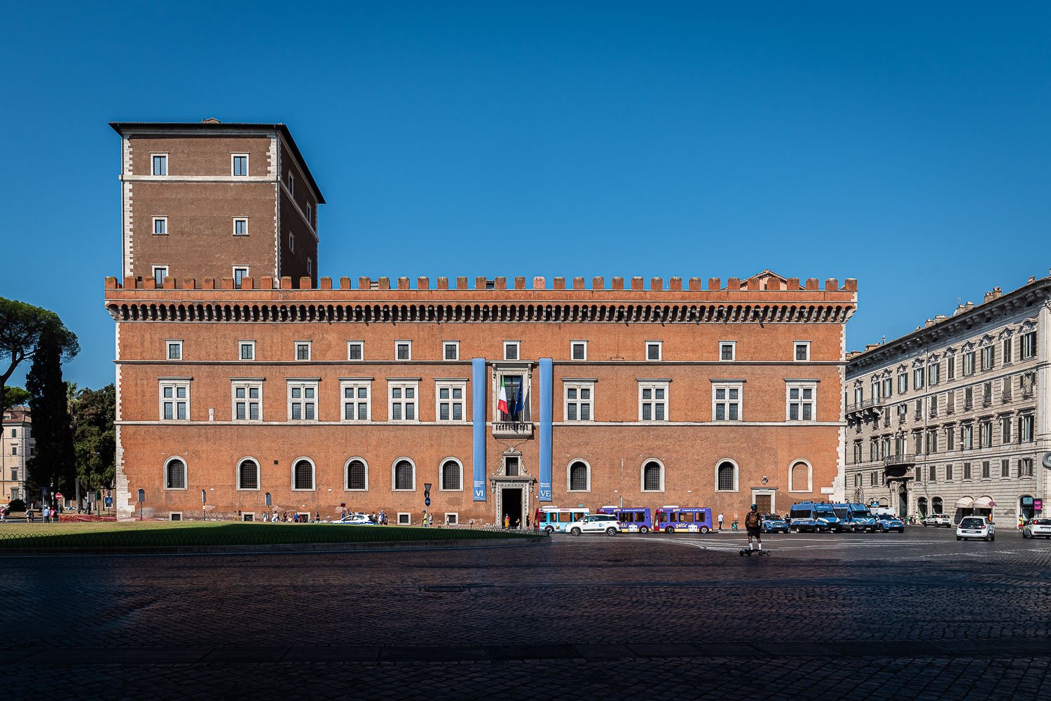 Learn The Secrets Of Piazza Venezia