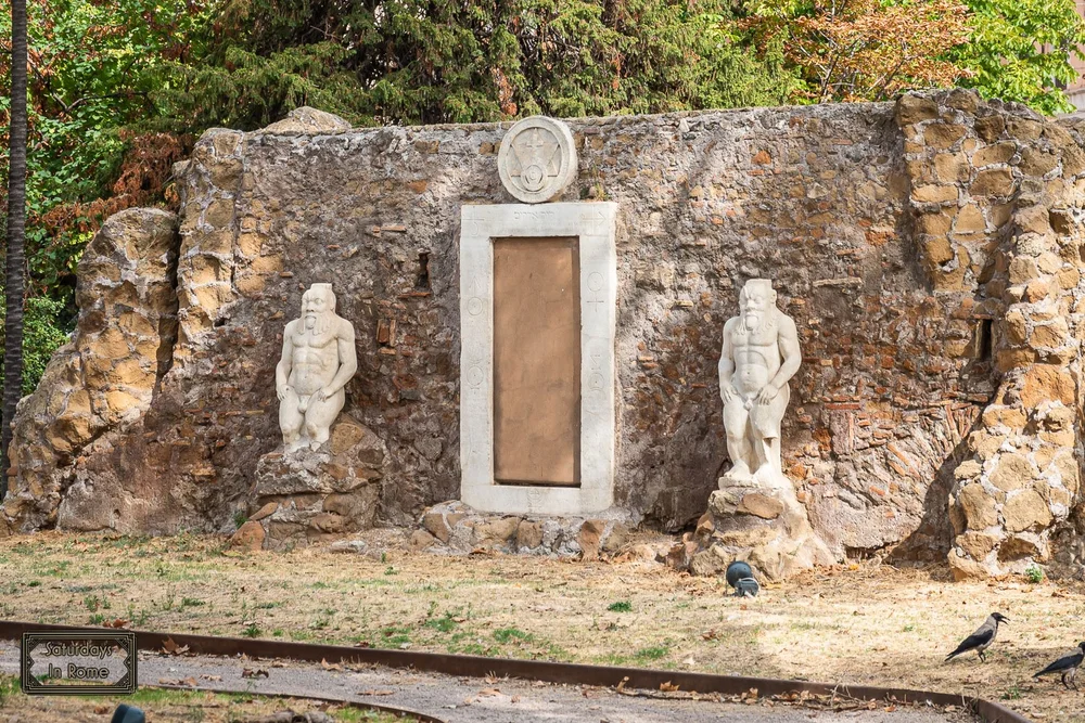 Piazza Vittorio Emanuele II - The Hidden Piazza In Rome