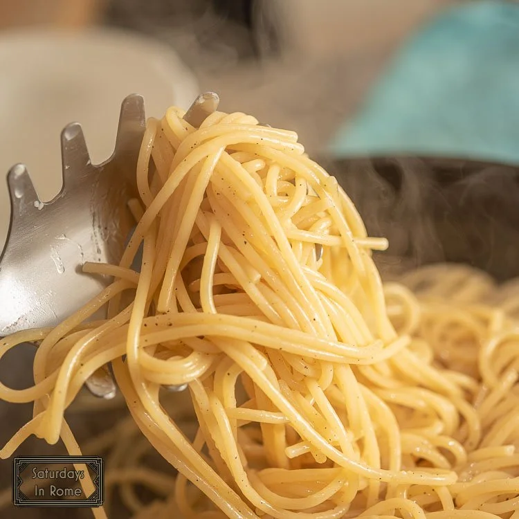 This Authentic Cacio e Pepe Recipe Is A Classic Roman Meal