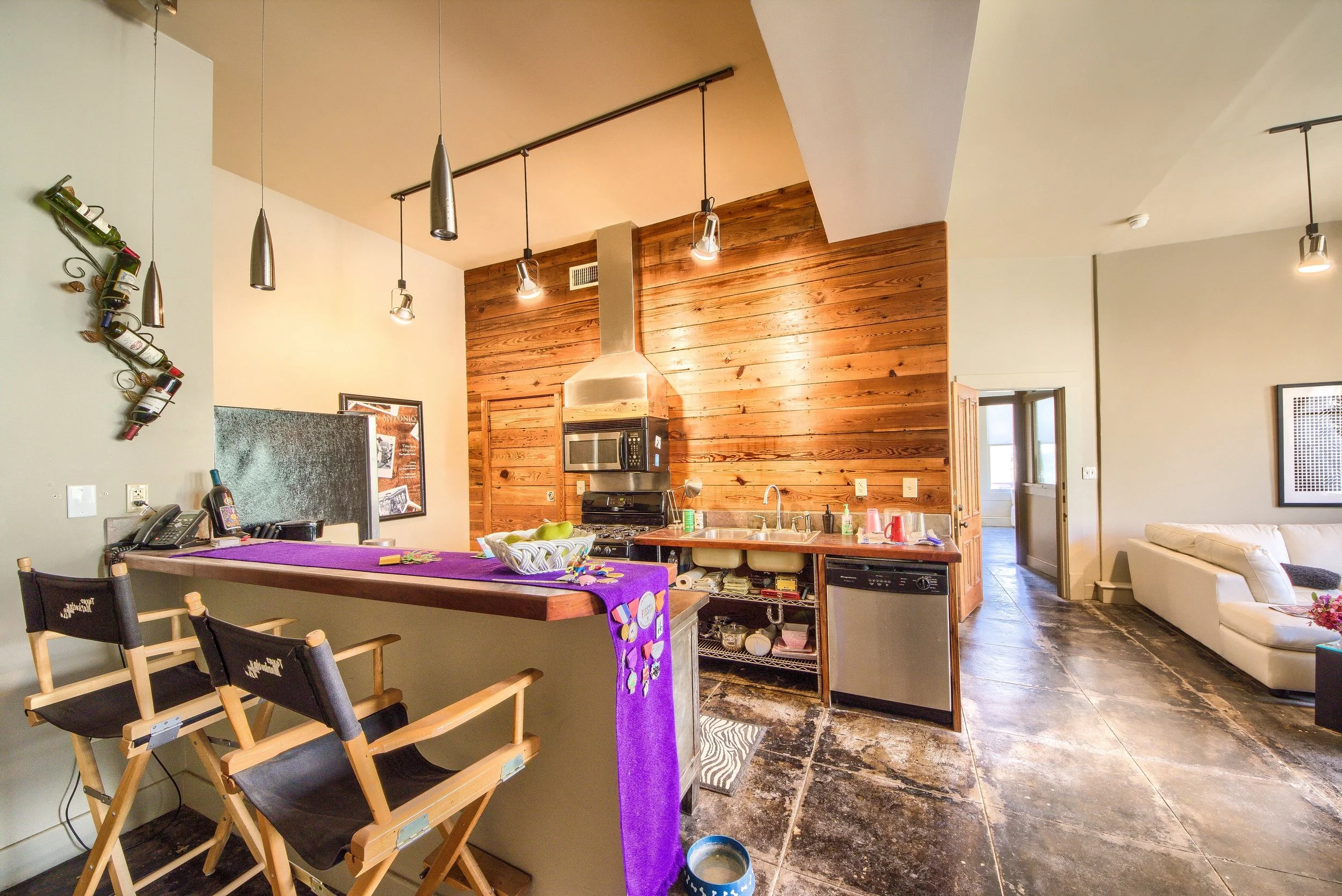 CC Losoya - office, gallery space available — Stanley Hammer & Company