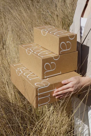 15+ inspiring examples of minimalist white and kraft packaging done ...