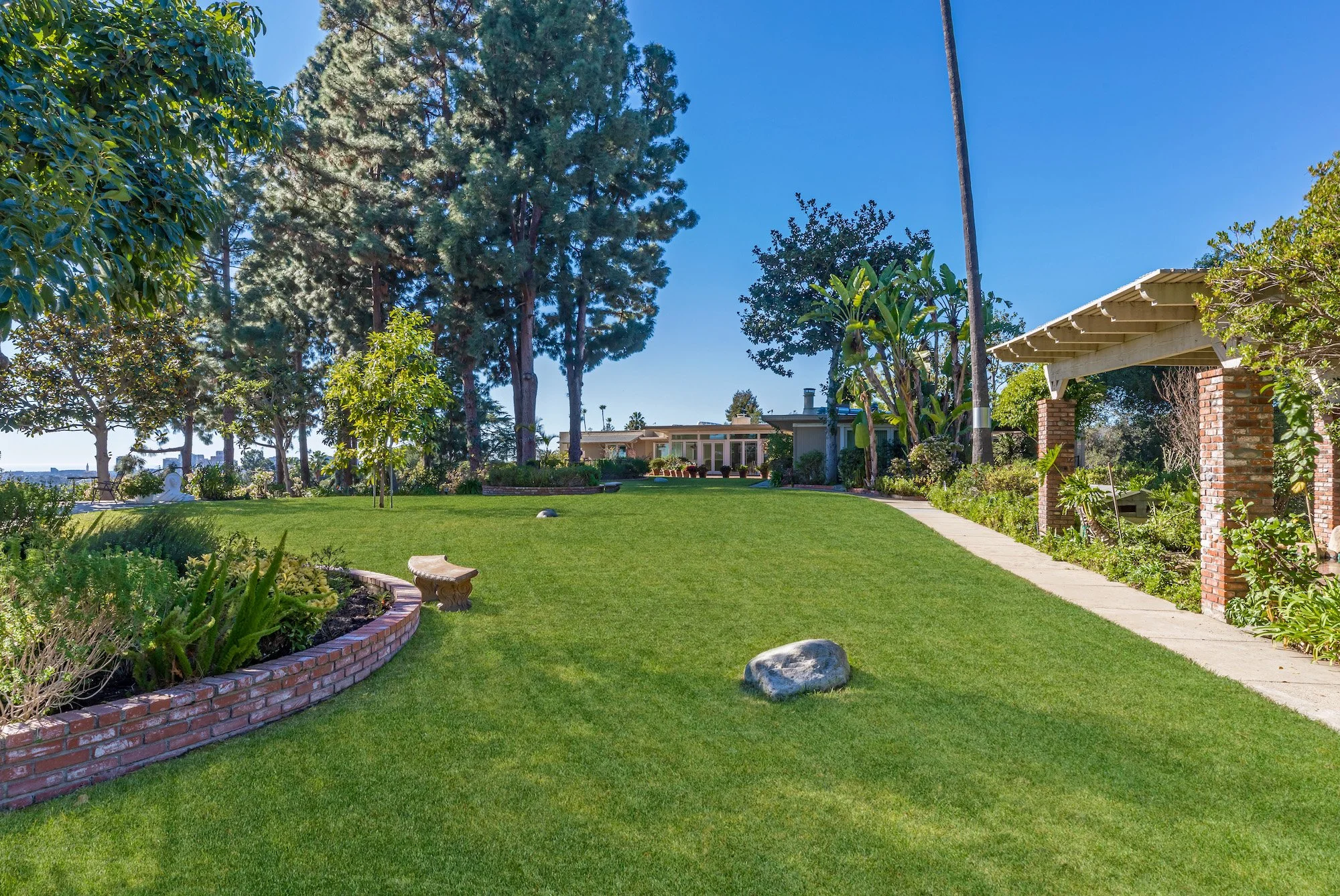 Gallery — 1005 North Alpine Drive