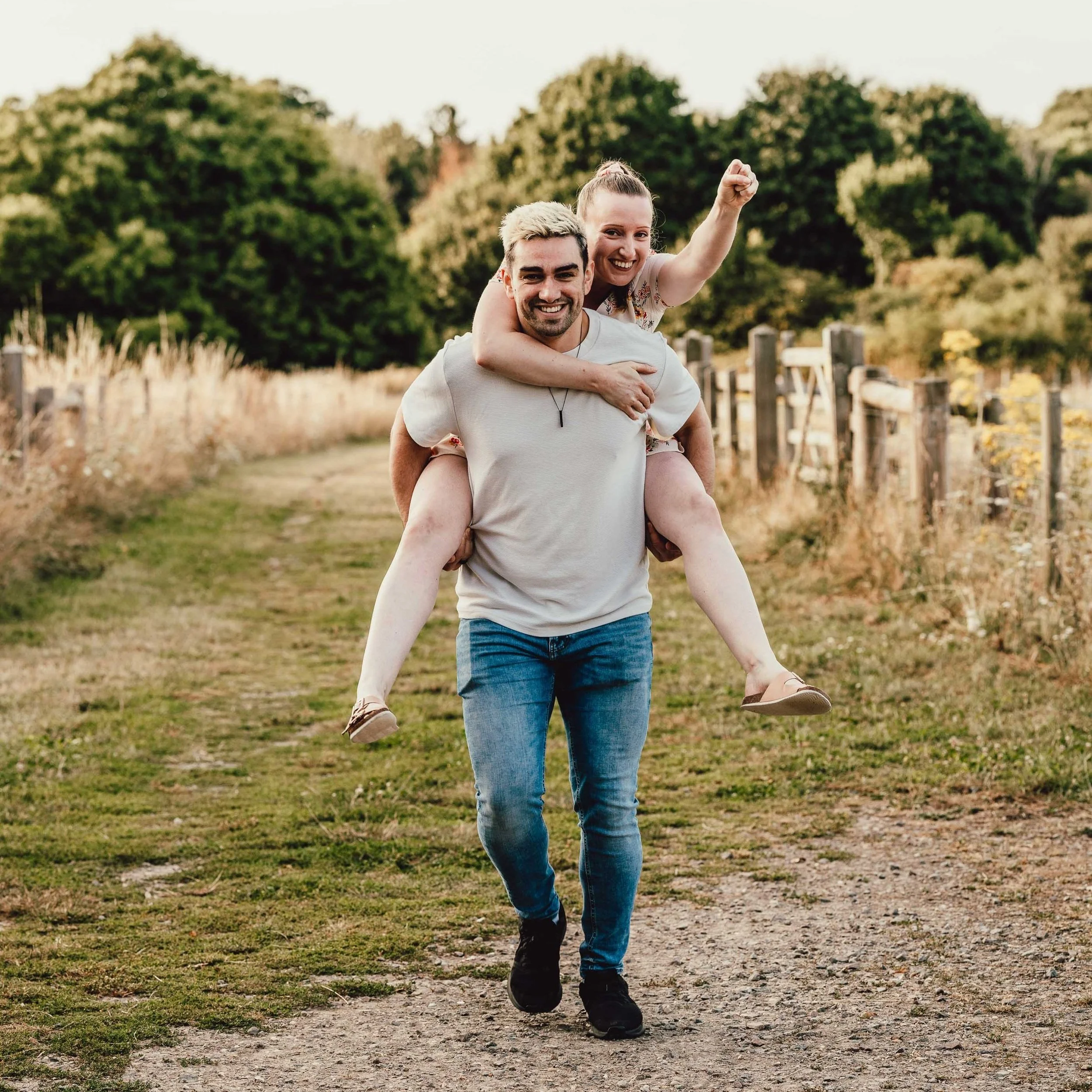 Alton Water: A Mid-Summer Engagement Photoshoot with Highland Cows ...