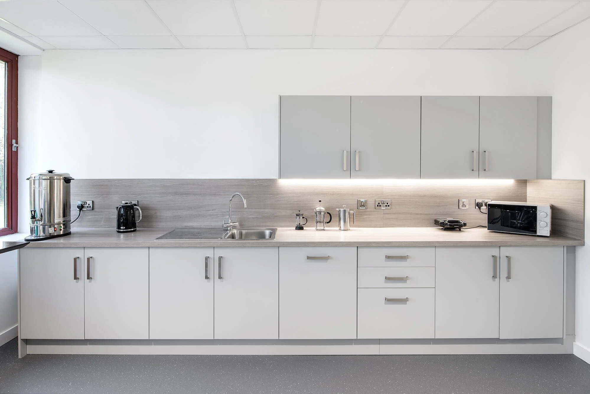 Office refurbishment and Laboratory fit-out for Fugro — Amos Beech