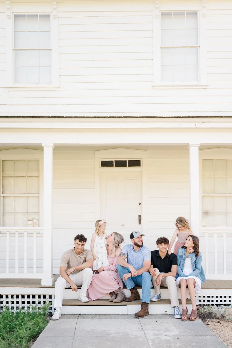 Spring Camden House Family Session — Jen Peterson Photography