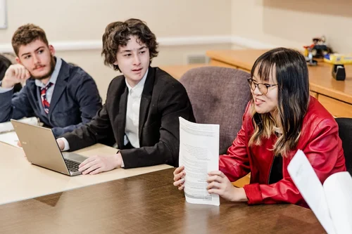 What is the Harkness Method? — The Hague School