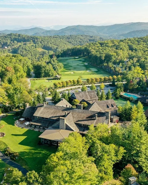 Mountaintop Golf & Lake Club