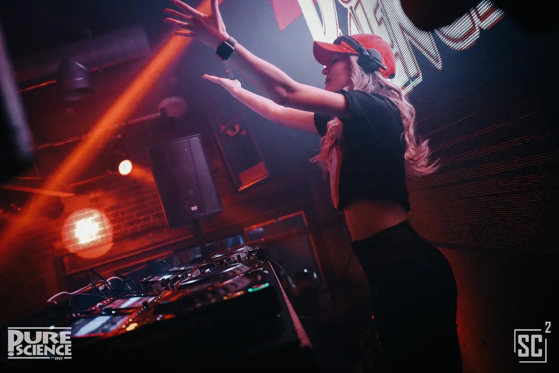 Home — Book Natty Lou