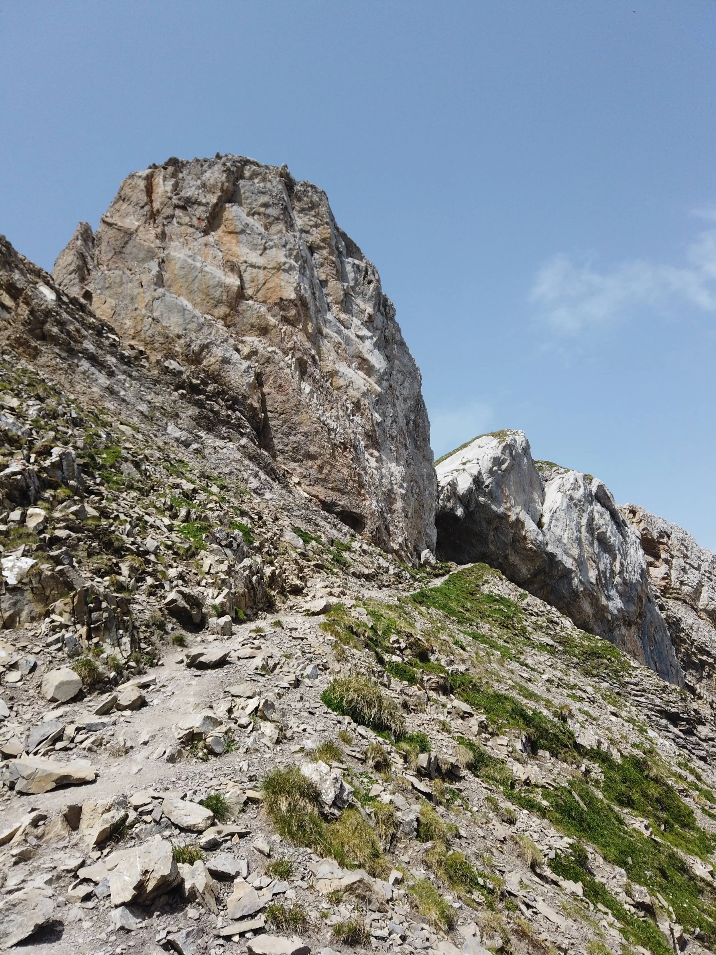 Randonnée guidée au Trou de la Mouche dans la Chaîne des Aravis à 15 ...