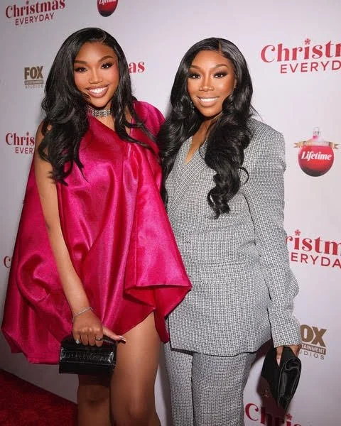 CHRISTMAS EVERYDAY IN LOS ANGELES WITH BRANDY NORWOOD AND SY’RAI SMITH ...