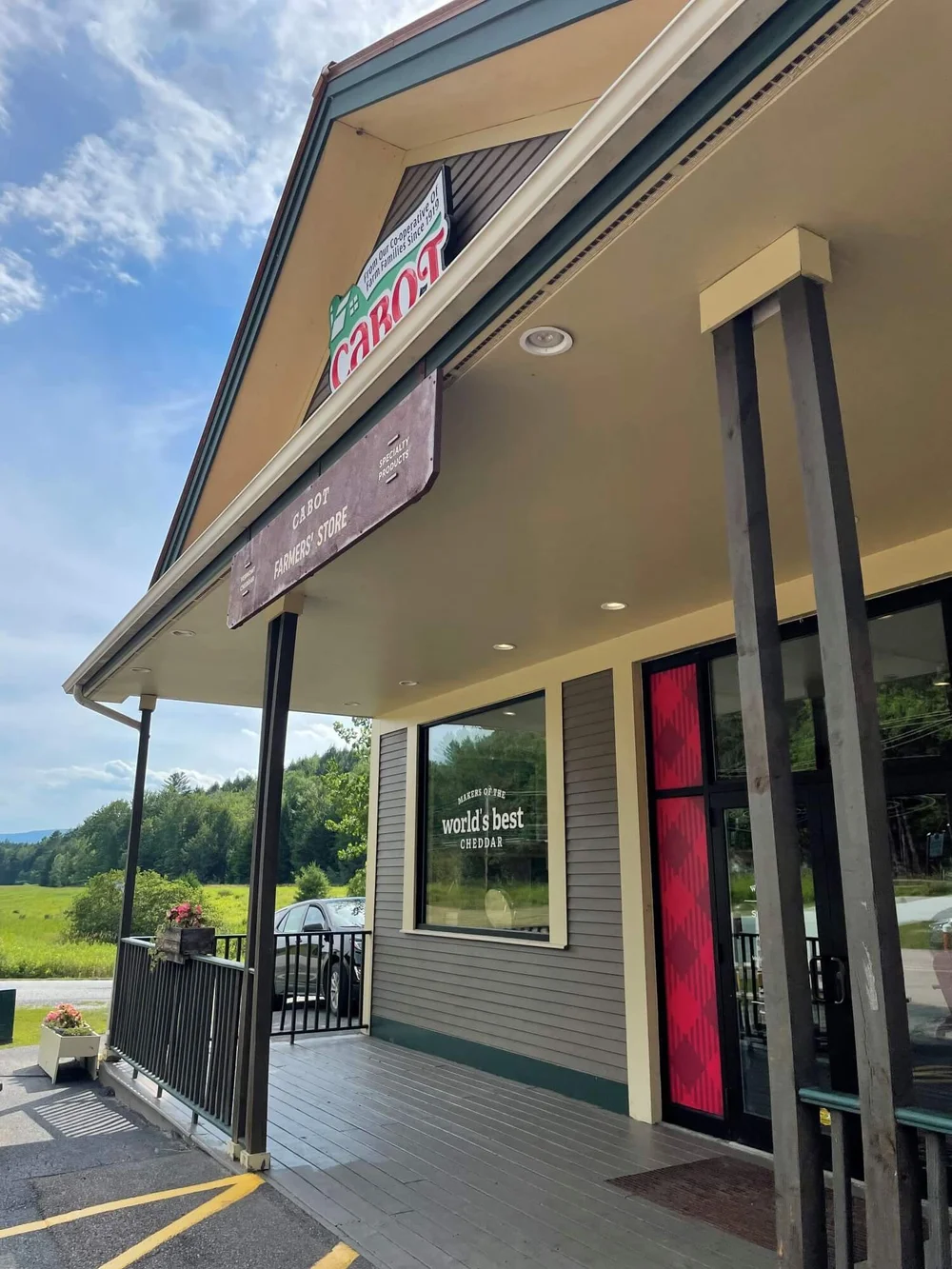 A Foodie Road Trip: Fun Things To Do in Stowe, Vermont — Road Trip Locals