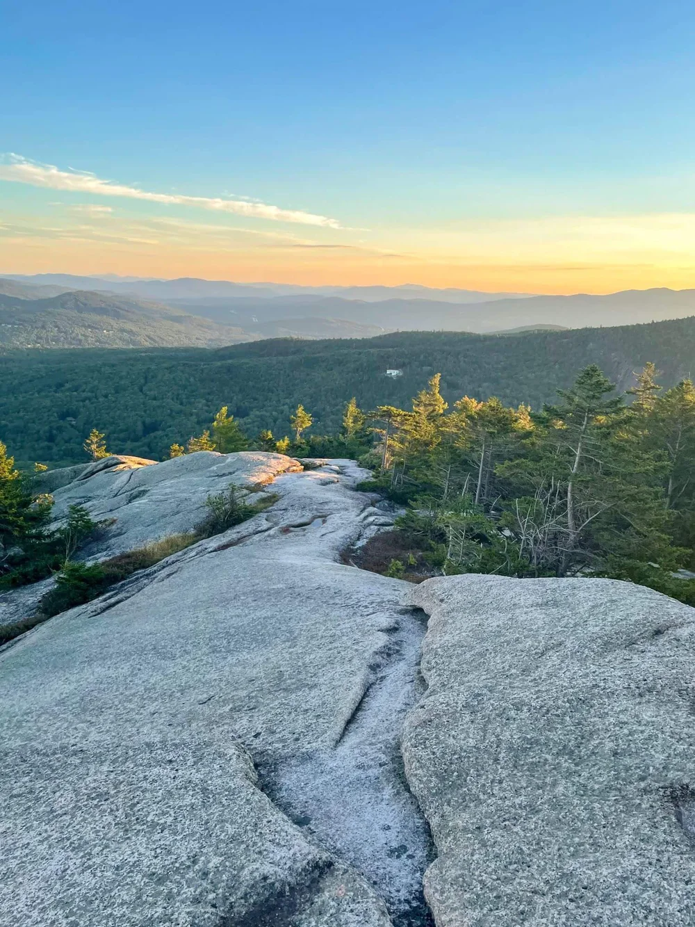 7 Fun Hikes in New Hampshire’s White Mountains — Road Trip Locals