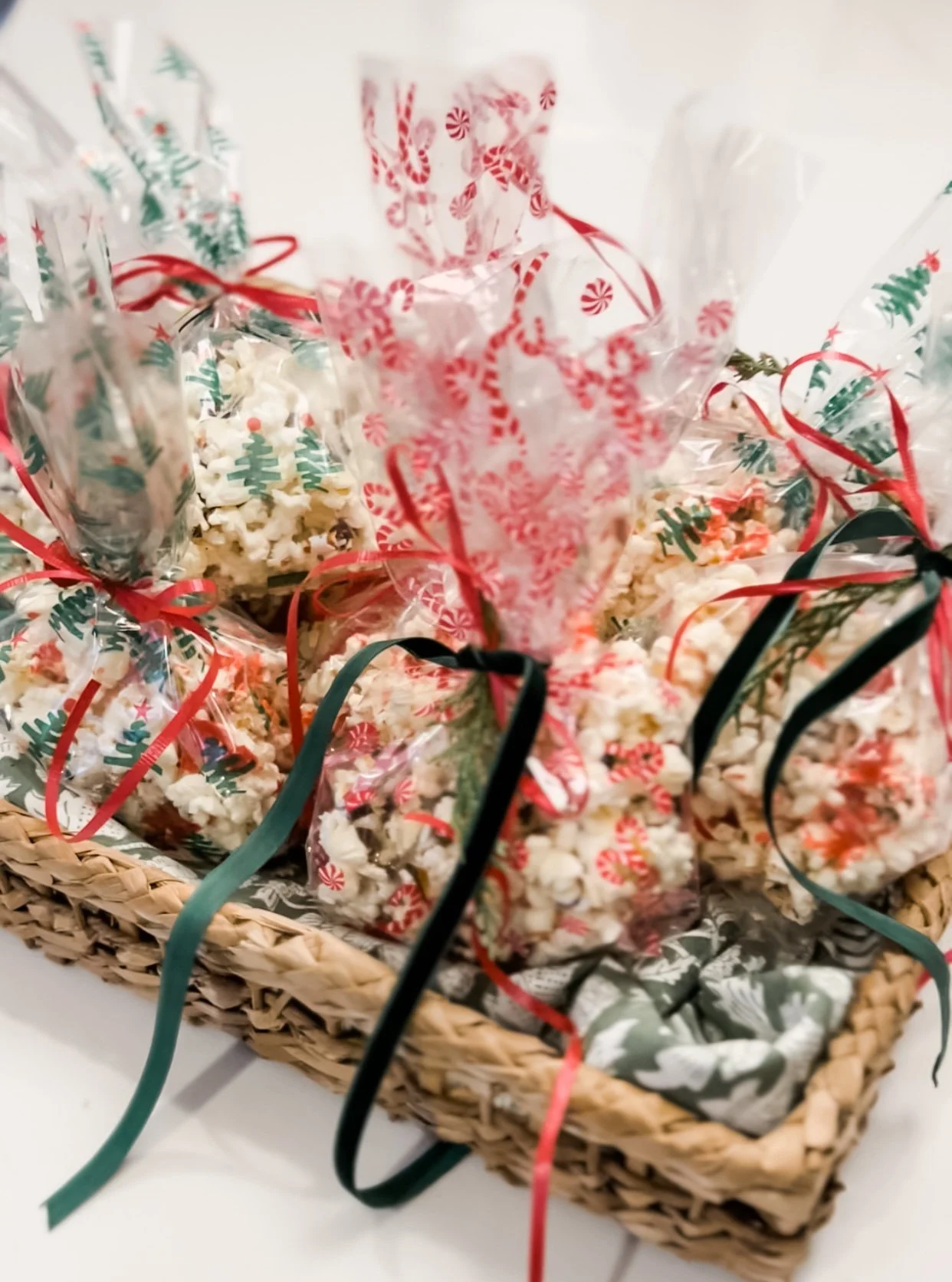 Three Popcorn Treats for Easy Gifts - Candied Popcorn, Chocolate ...