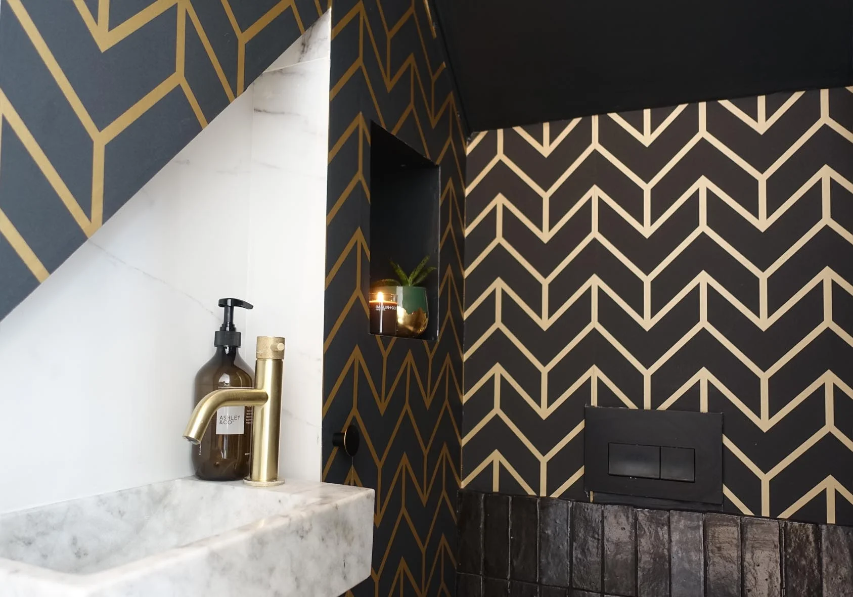 Guest Loo Reveal — South Place Studio