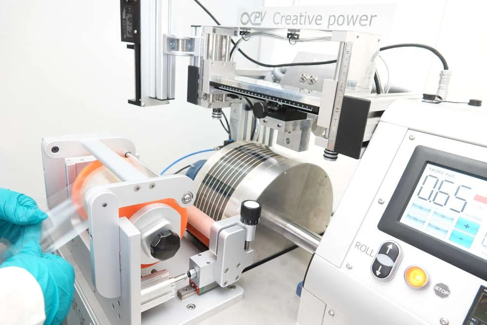 Slot-die heads for coating thin films — infinityPV