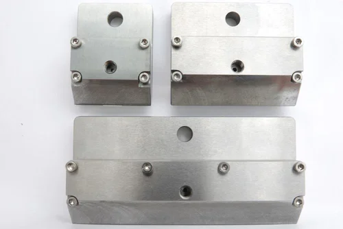 Slot-die heads for coating thin films — infinityPV