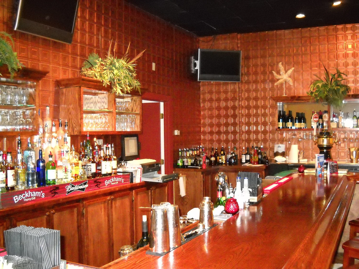 About Beckham's Sarasota Bar & Grill — Beckham's Sarasota Bar & Grill