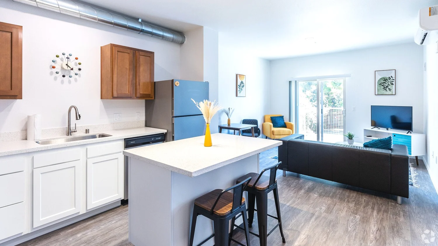 Furnished Apartments — Pullman Modern Urban Apartments