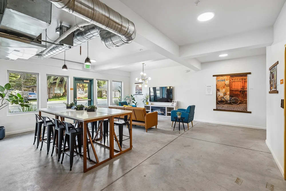Pullman Gallery — Pullman Modern Urban Apartments