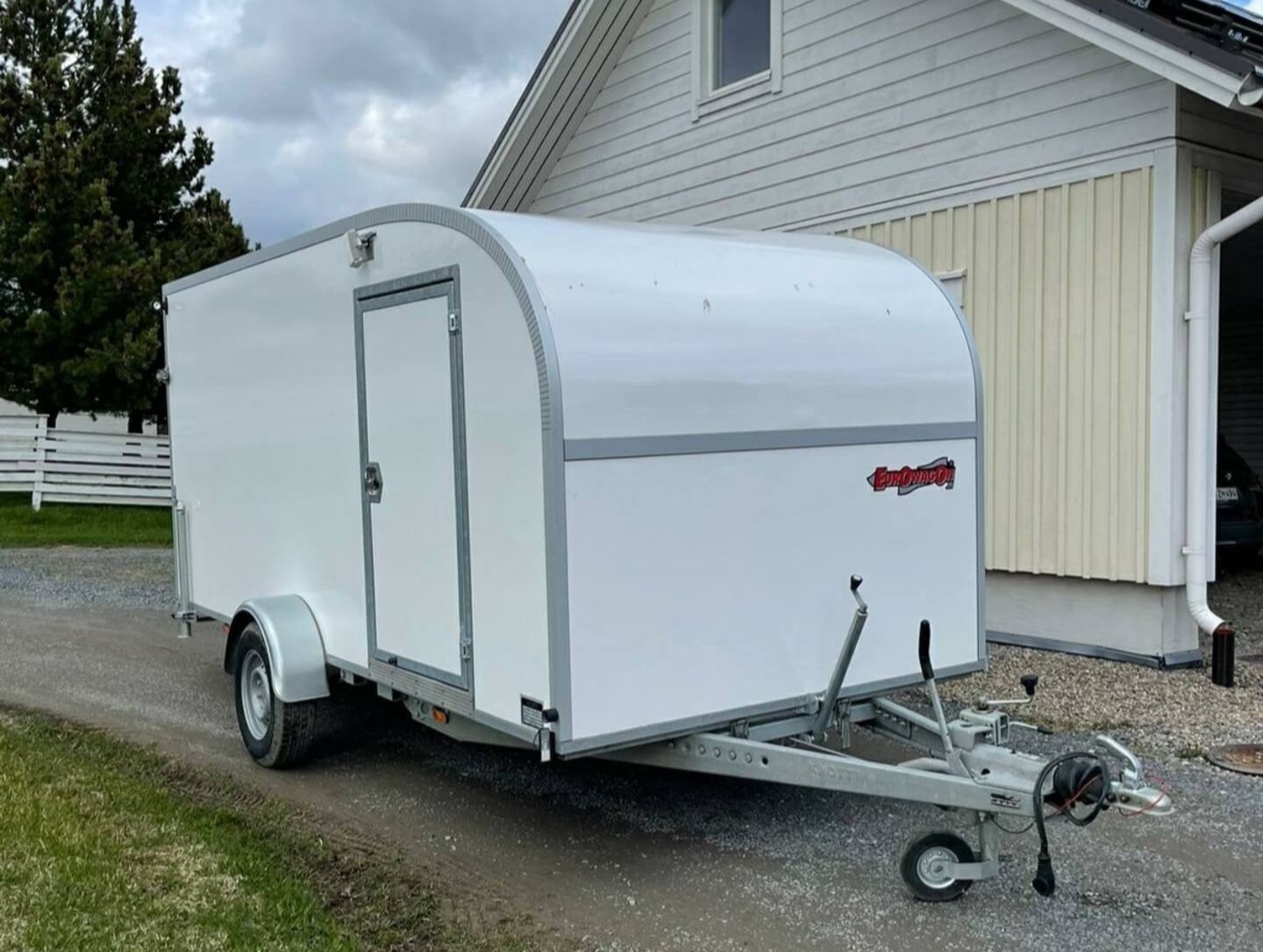 Peräkärryn vuokraus Seinäjoki — VuokraÄijät - Laitteiden vuokraus Seinäjoki