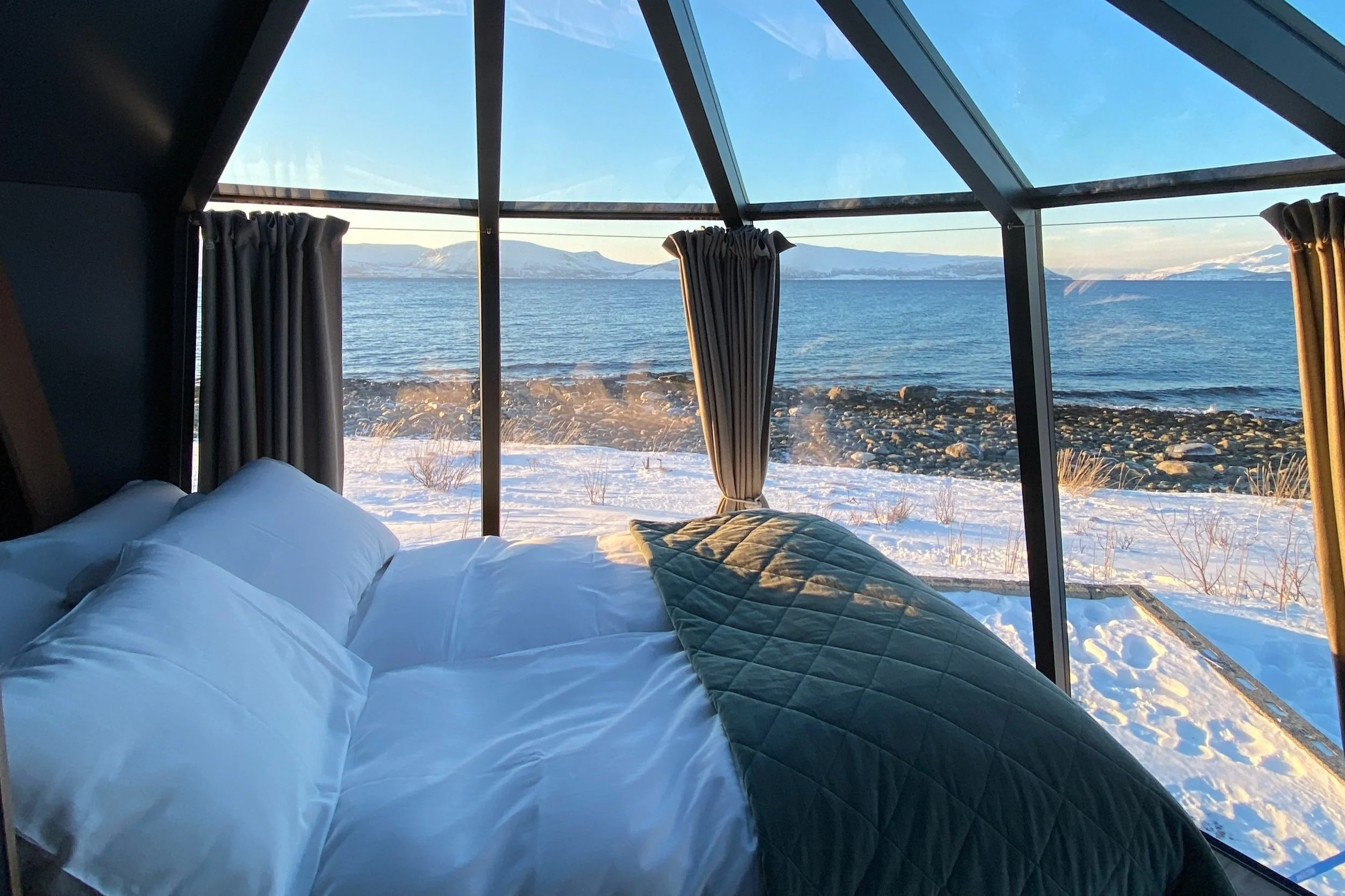 Aurora huts | Book Your Arctic Escape — Lyngen Experience