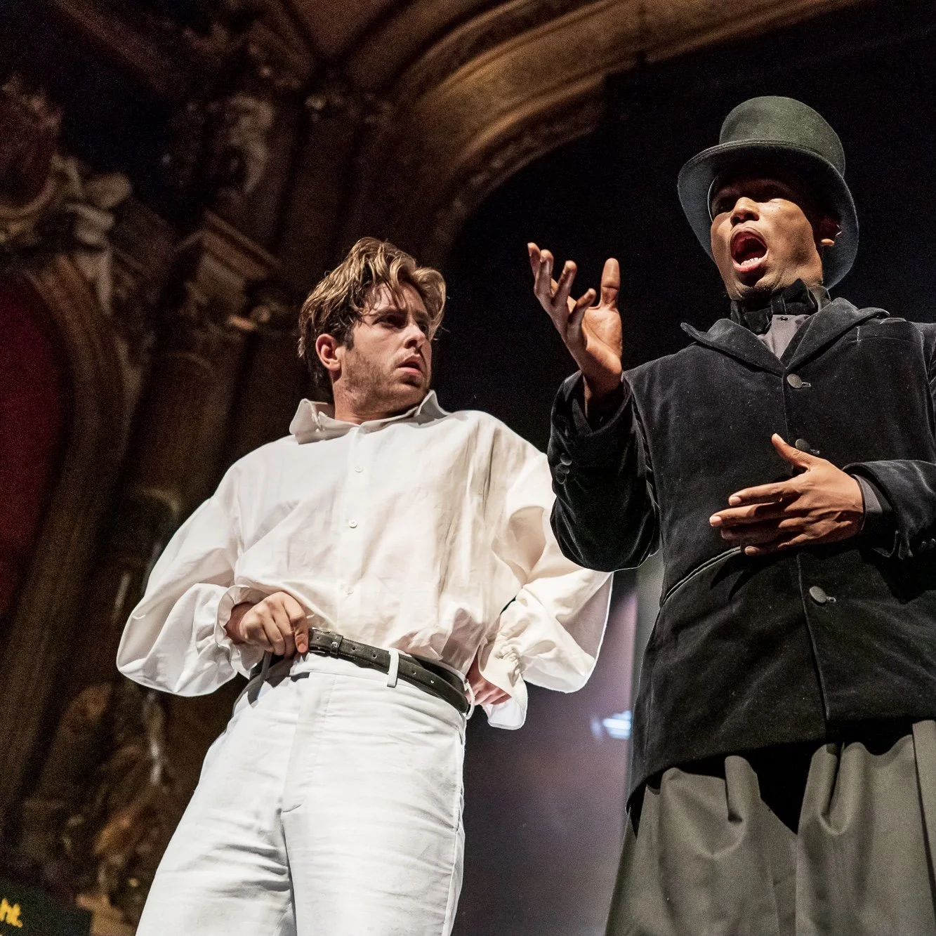 LOOK — ELGAN LLYR THOMAS