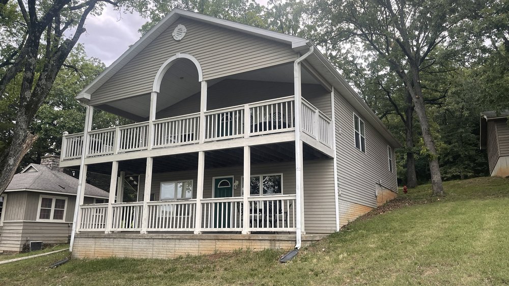 Medium Cabins — ENCOUNTER COVE