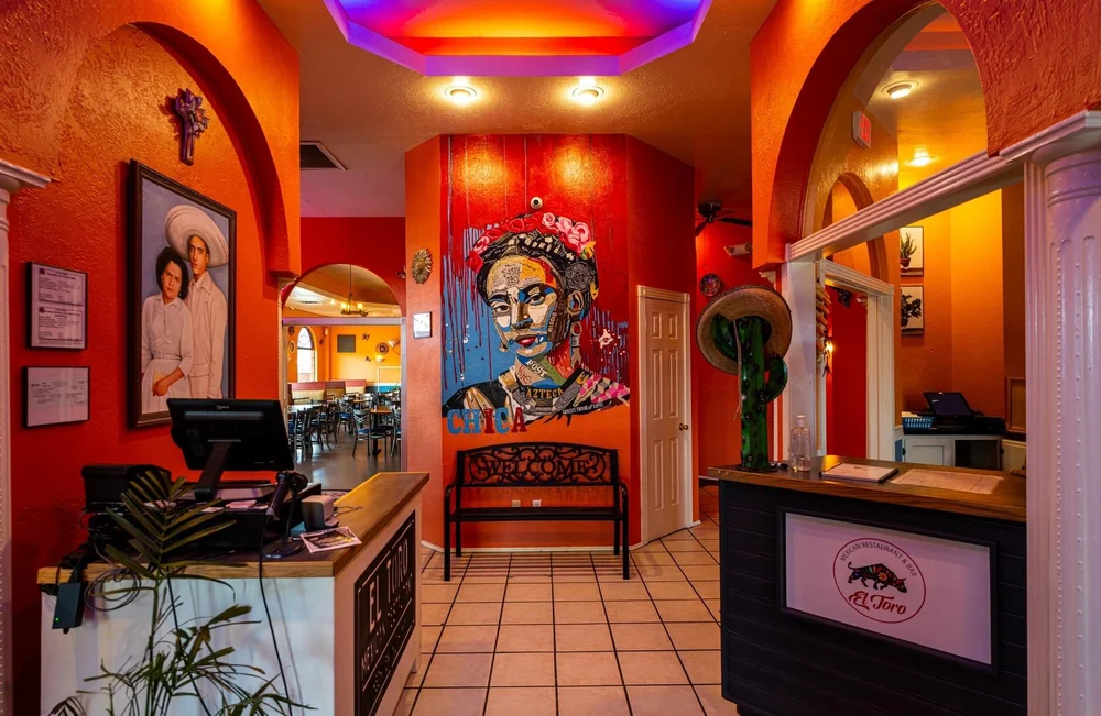 El Toro Restaurant & Bar