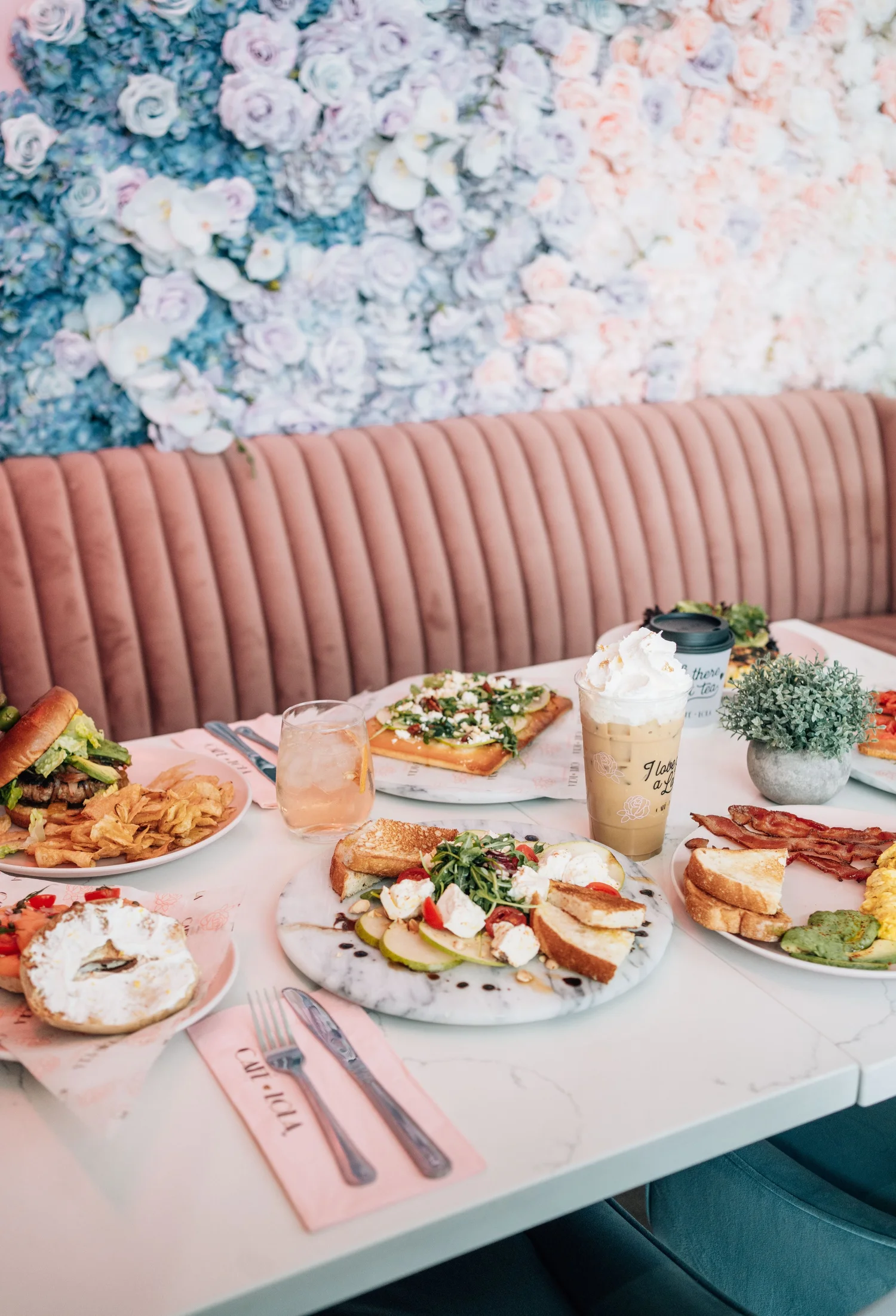 Café Lola — Menu