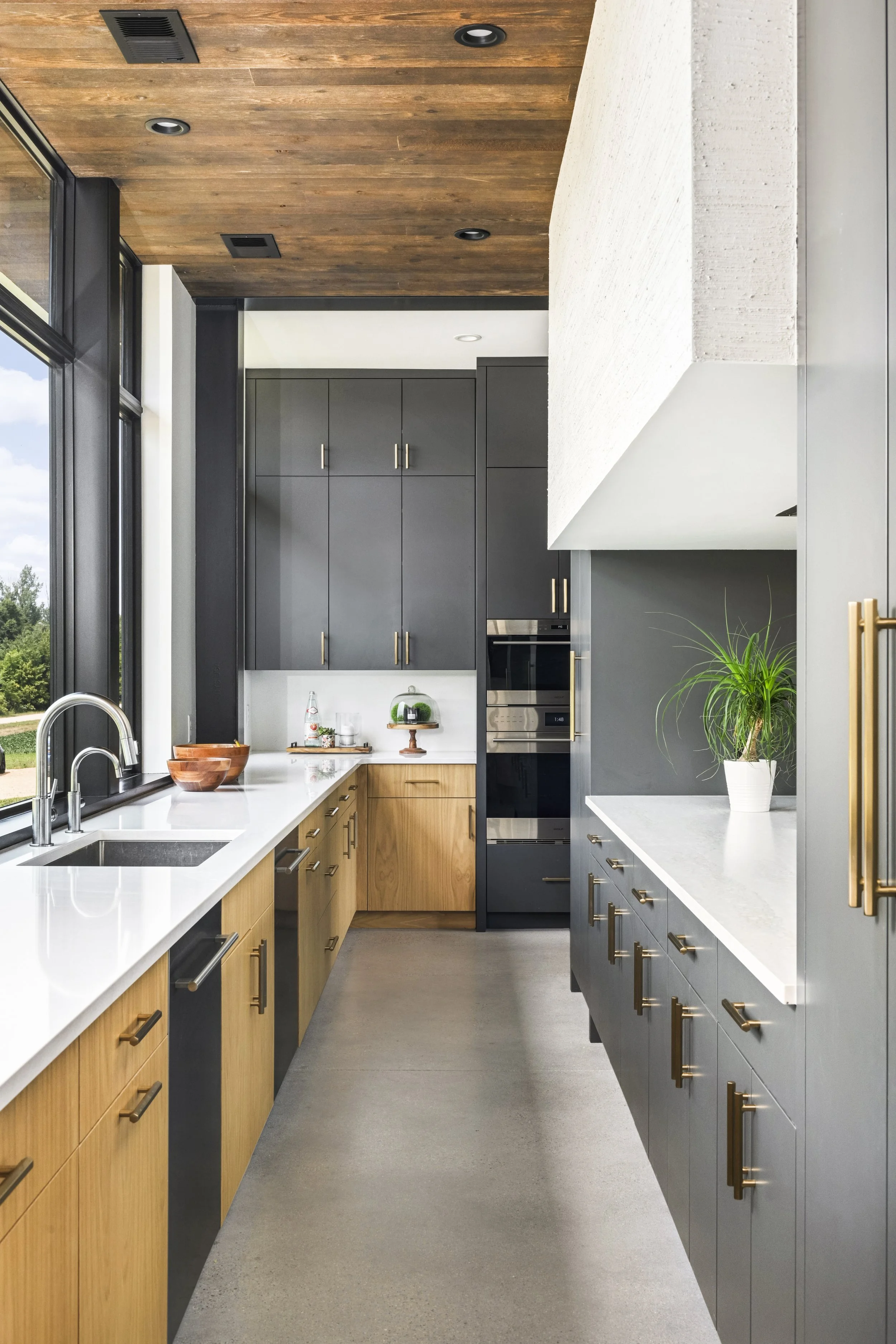 How to Choose Handles for Your Kitchen Cabinets | Sean's Cabinetry
