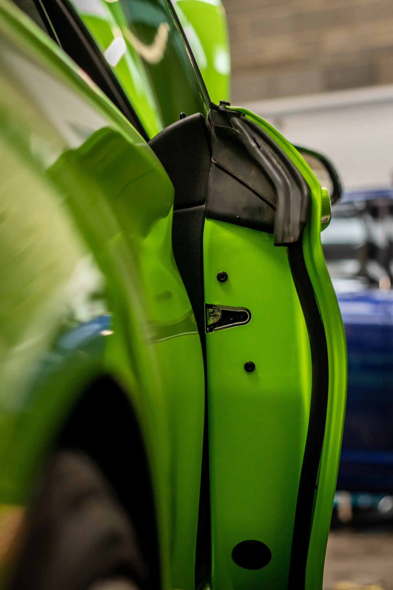 Vehicle Wrapping — Utopia Tints