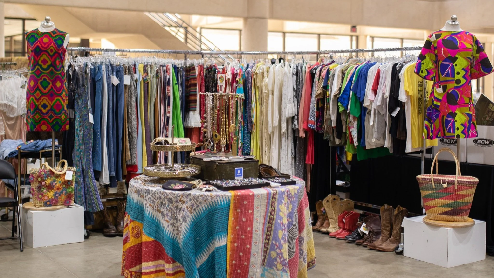 Home 2025 — Time Travelers Vintage Expo