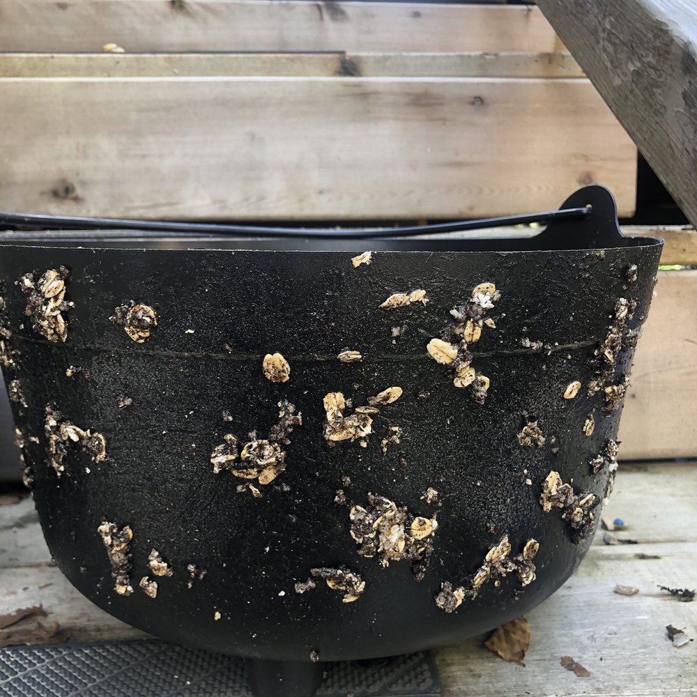 How To Make an Easy DIY Witch Cauldron for Halloween — ila and alice